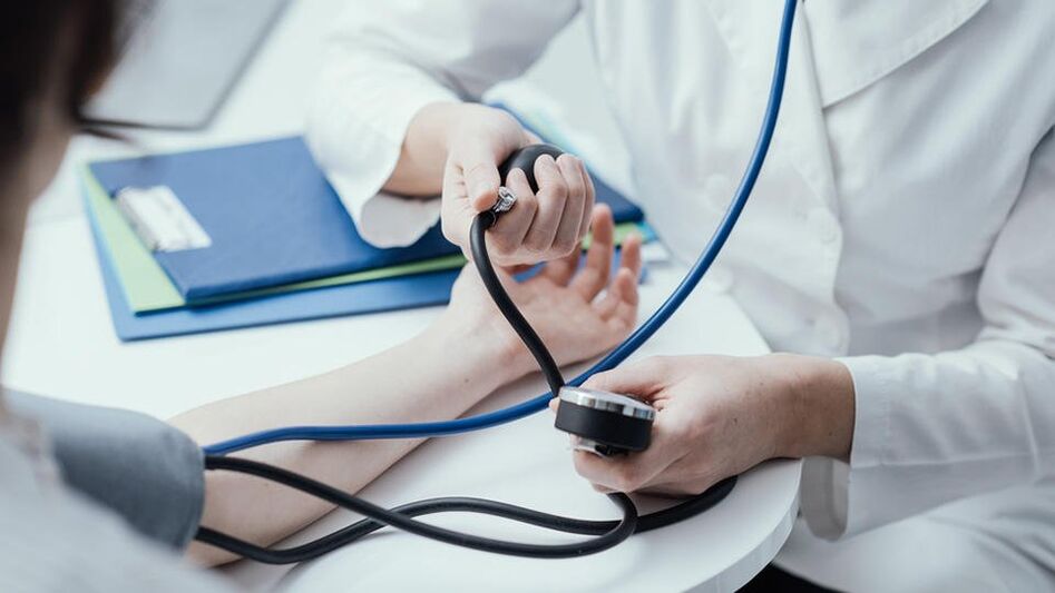 Arteriálna hypertenzia (hypertenzia): príčiny, príznaky, liečba, prečo ...